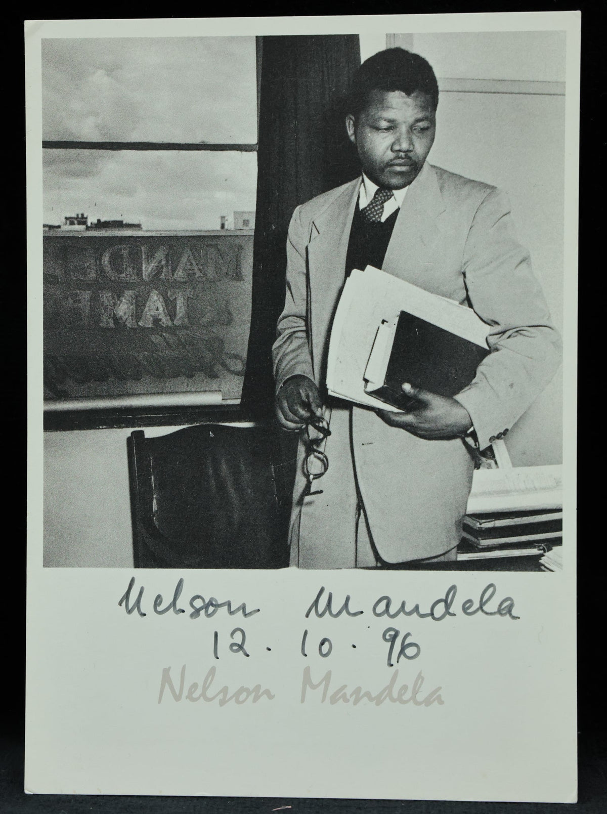 Nelson Mandela signed photo — JustCollecting