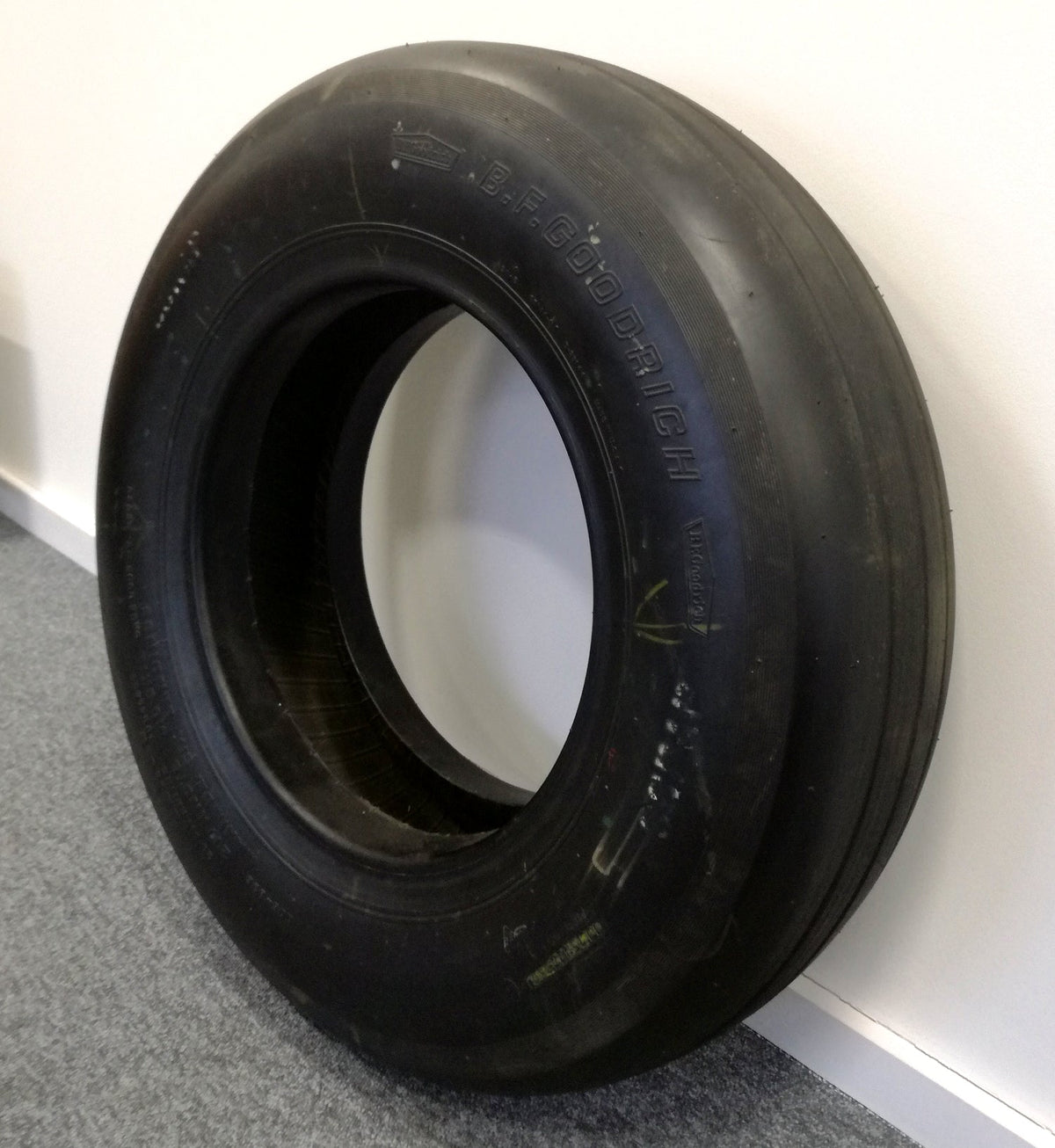 Space Shuttle Columbia mission-flown tyre — JustCollecting